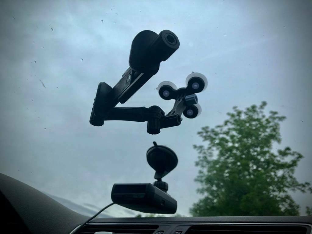 Free 3D file Modular Mounting System triple suction windshield mount・3D ...