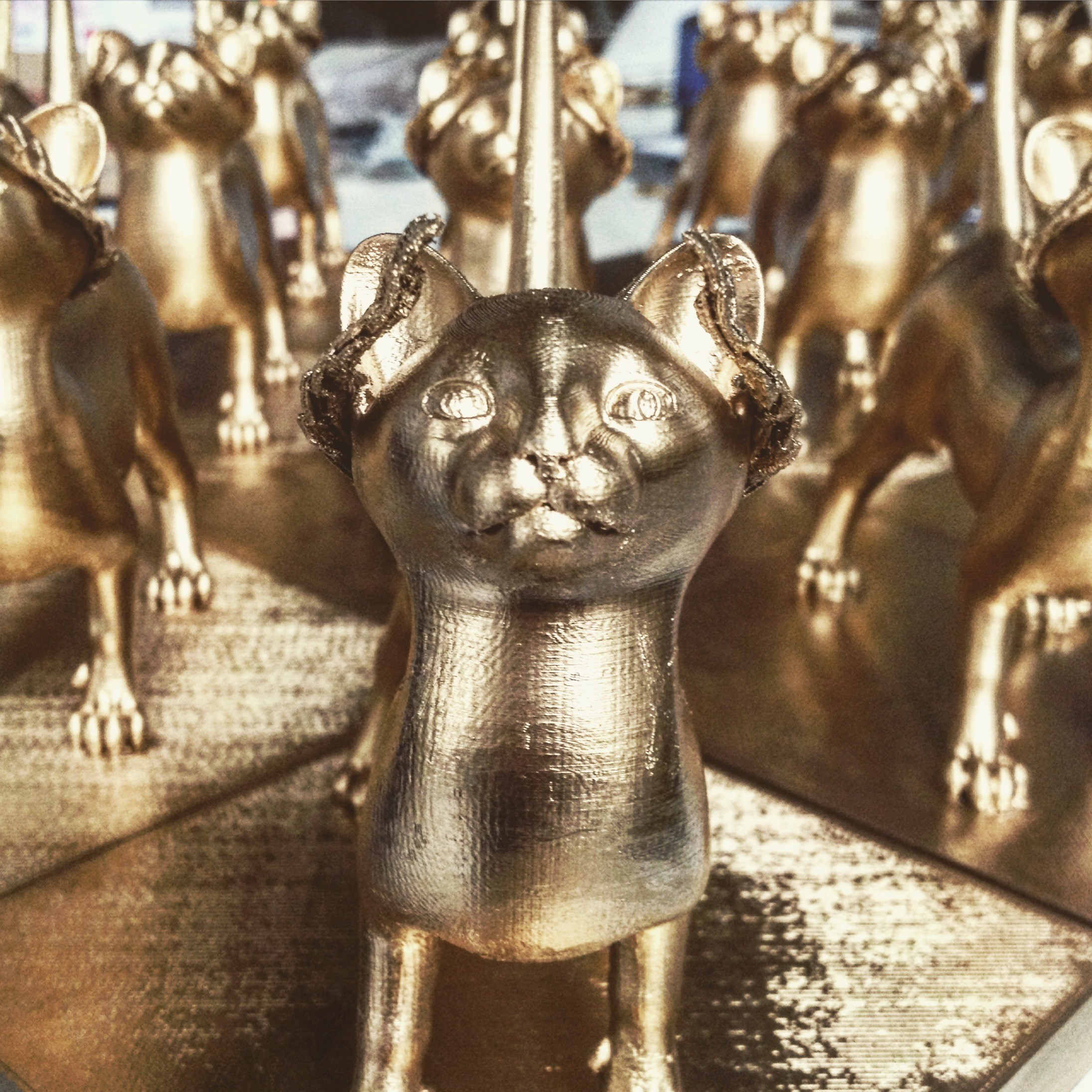 Бесплатный STL файл Trophy - The Golden Kittens・3D-печать объекта для ...