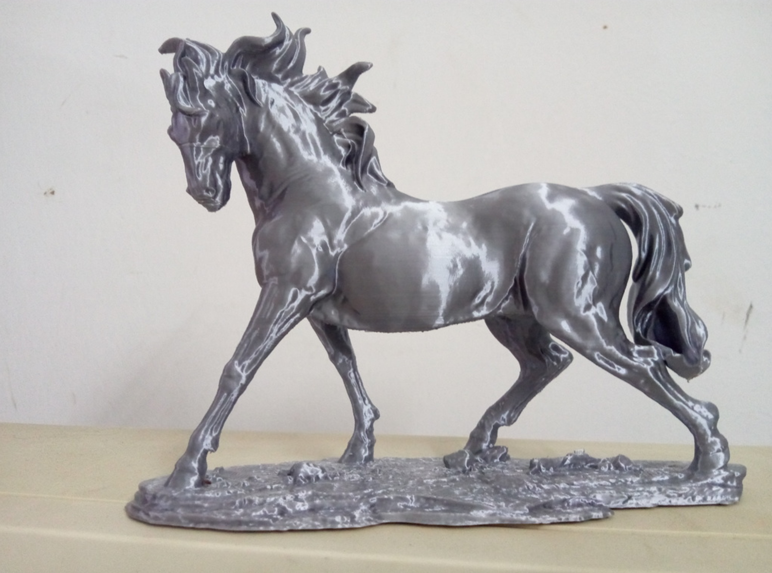 Archivo STL gratis Caballo 🐉・Objeto imprimible en 3D para descargar・Cults