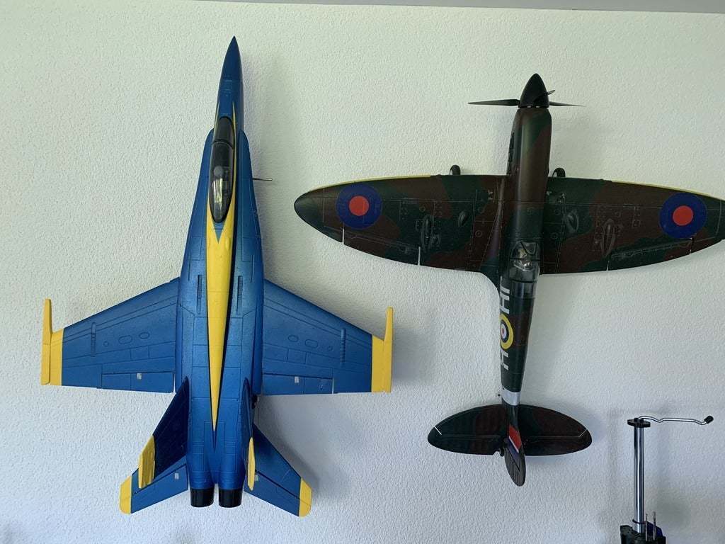 Free STL file Plane Holder・3D printable model to download・Cults