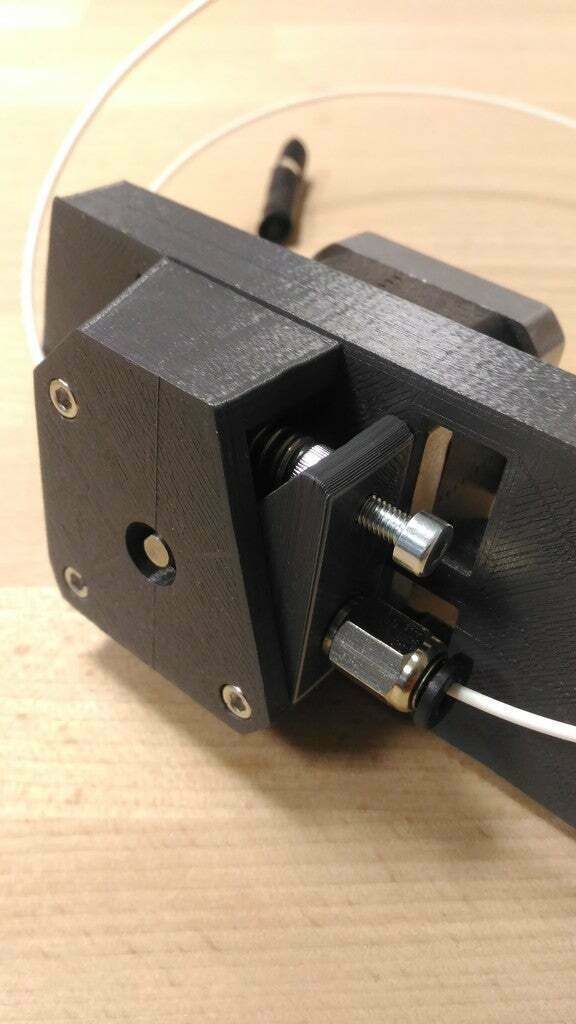 Free STL file Adjustable extruder 🔧・3D printing design to download・Cults