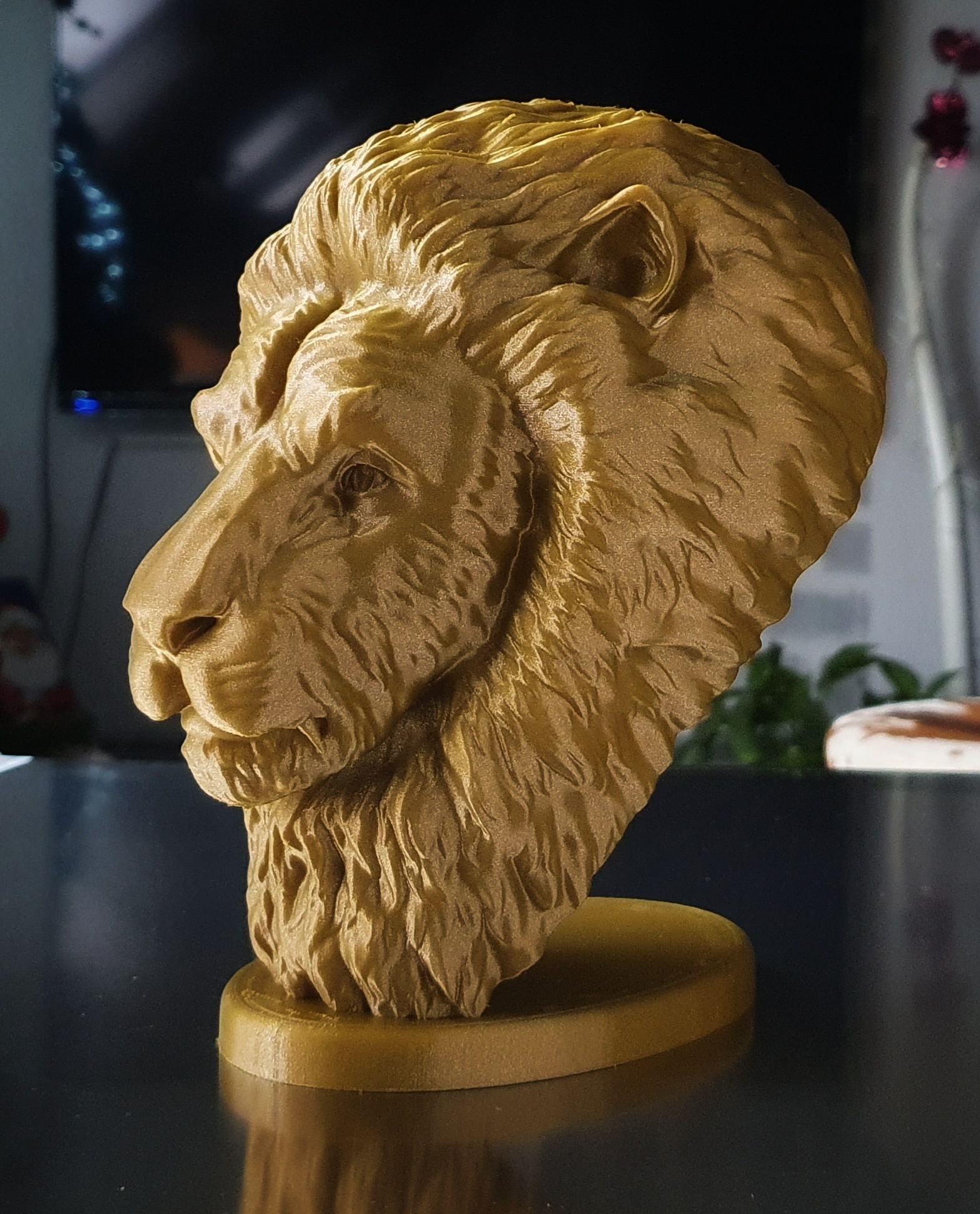 Lion Head Sculpture