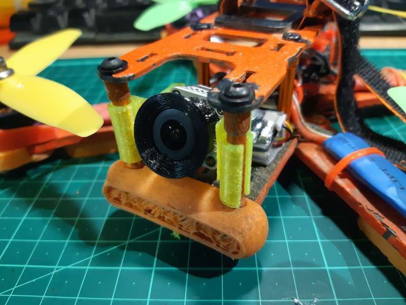 STL-Datei DJI FPV Camera mount for 35 mm standoffs kostenlos・Modell für ...