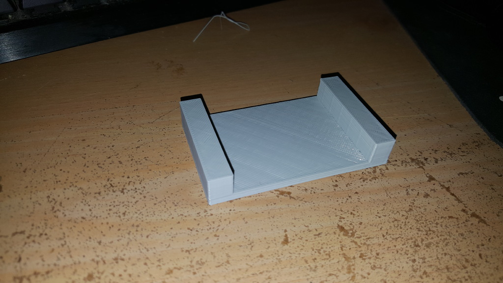 Бесплатный 3D файл Вертикальные подставки для PS4 Pro・Дизайн 3D ...