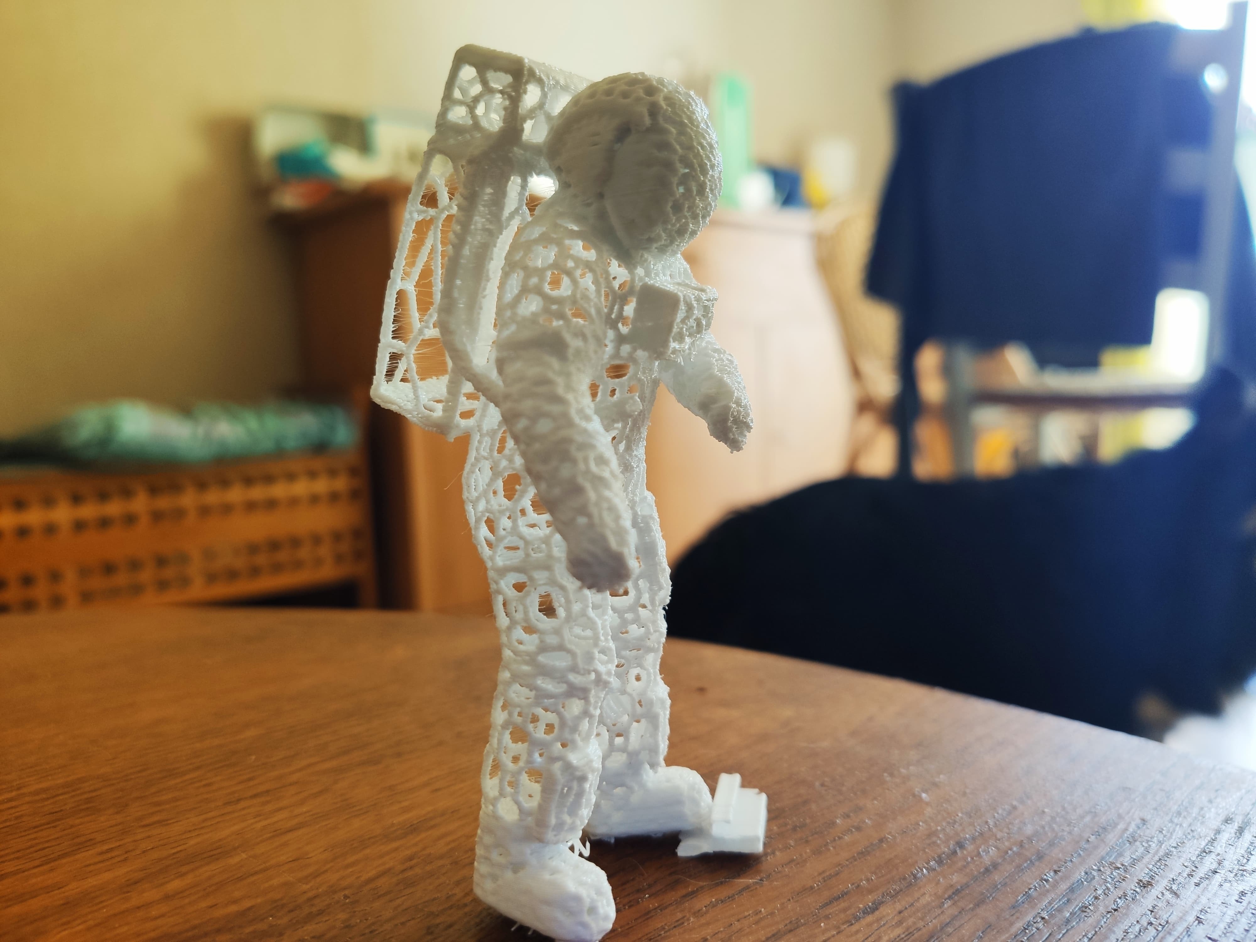 STL file Spaceman Voronoi cosmonaut・3D printable model to download・Cults