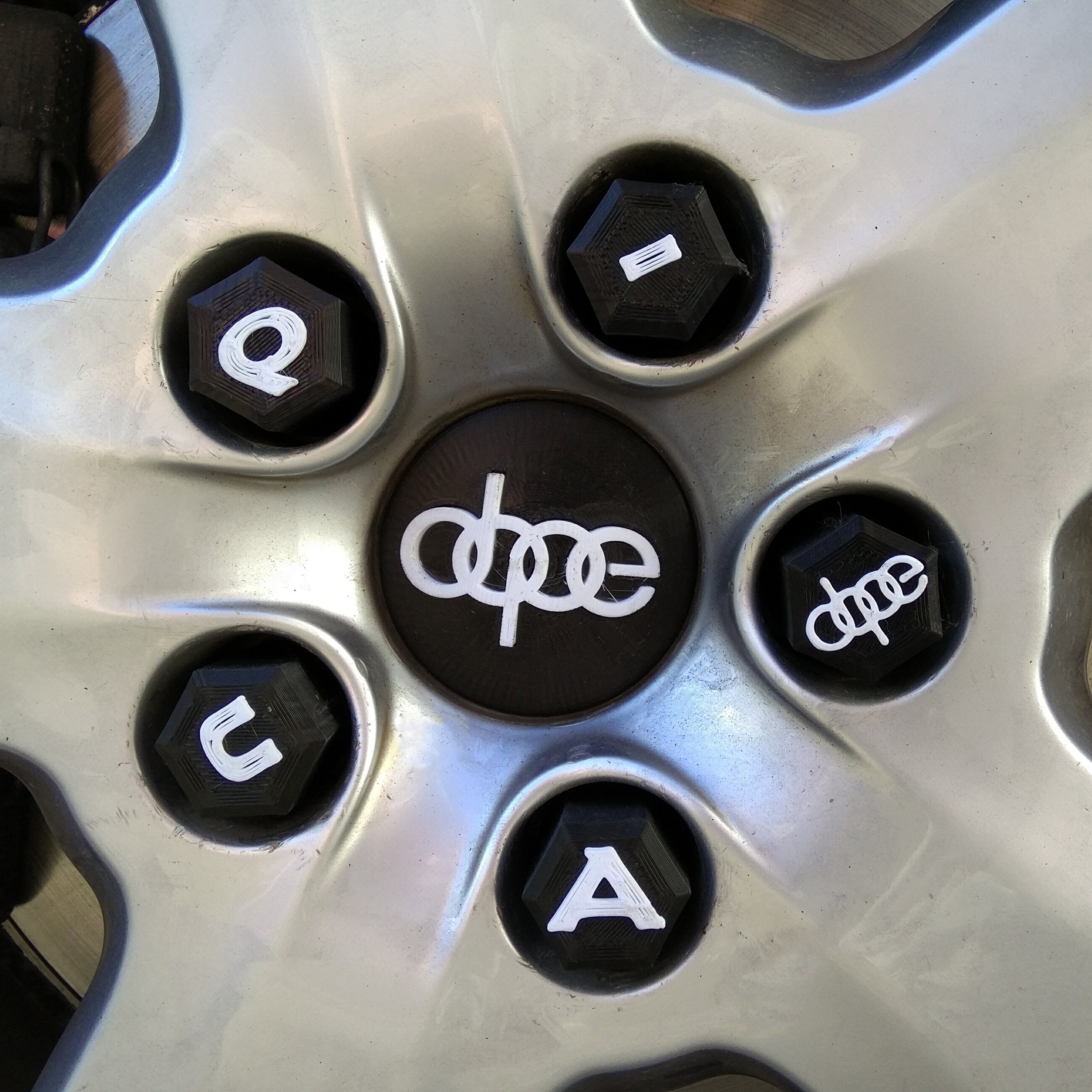 Free STL file Audi Dope Centercap 🚗・3D print model to download・Cults