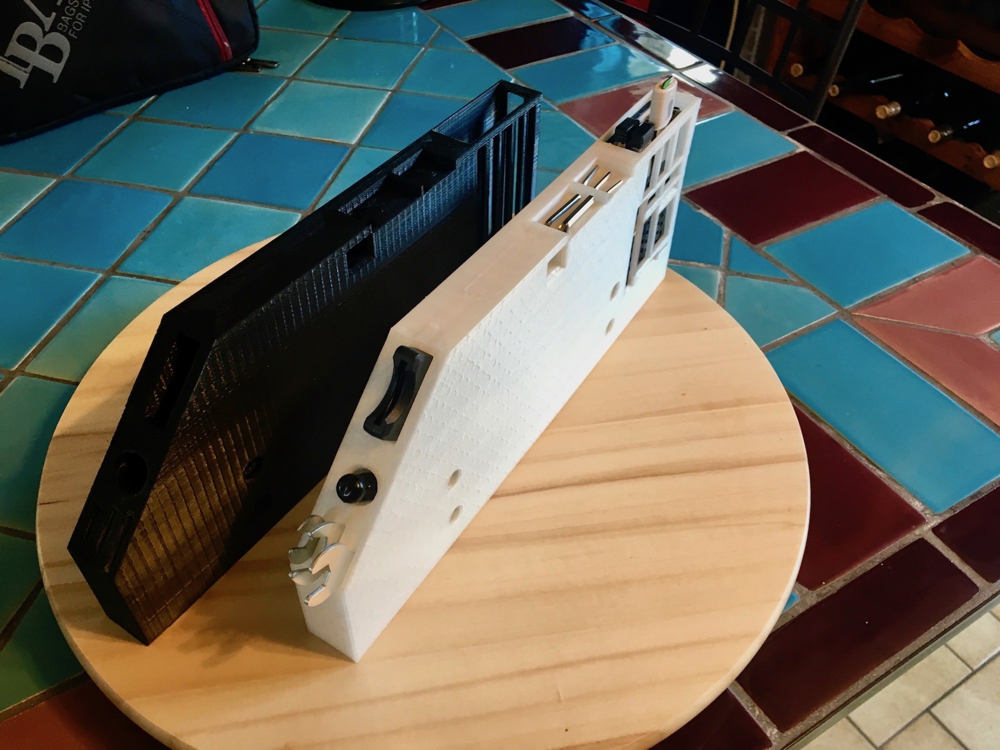 Free STL file creality cr-10 case 🖨️・Object to download and to 3D print ...