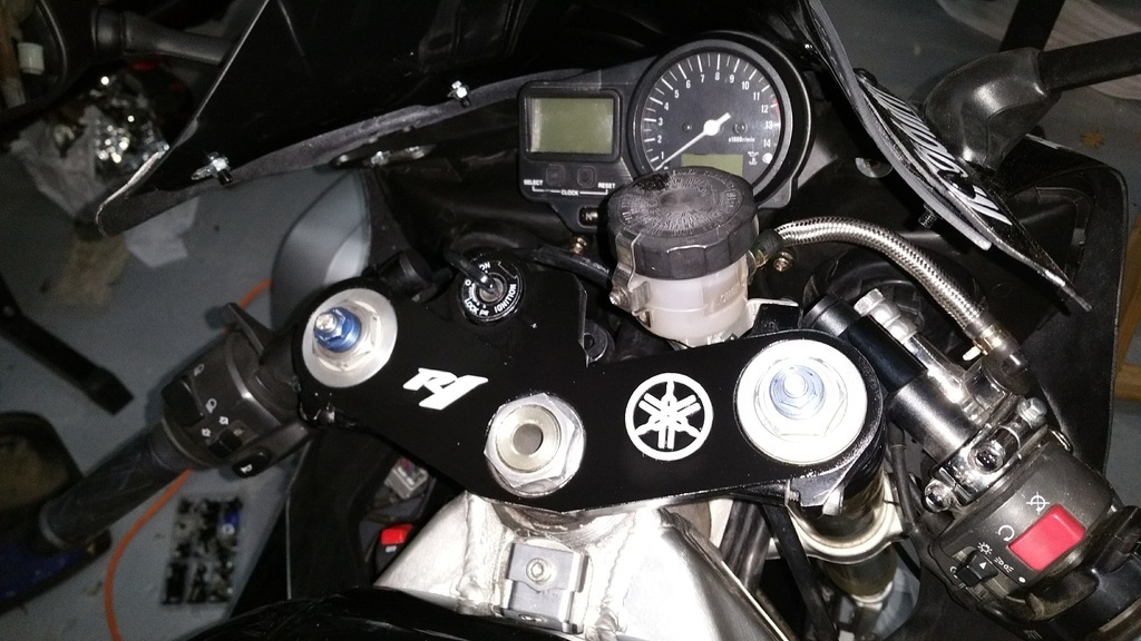 Free 3D file Yamaha YZF R1 triple tree covering・3D print design to ...