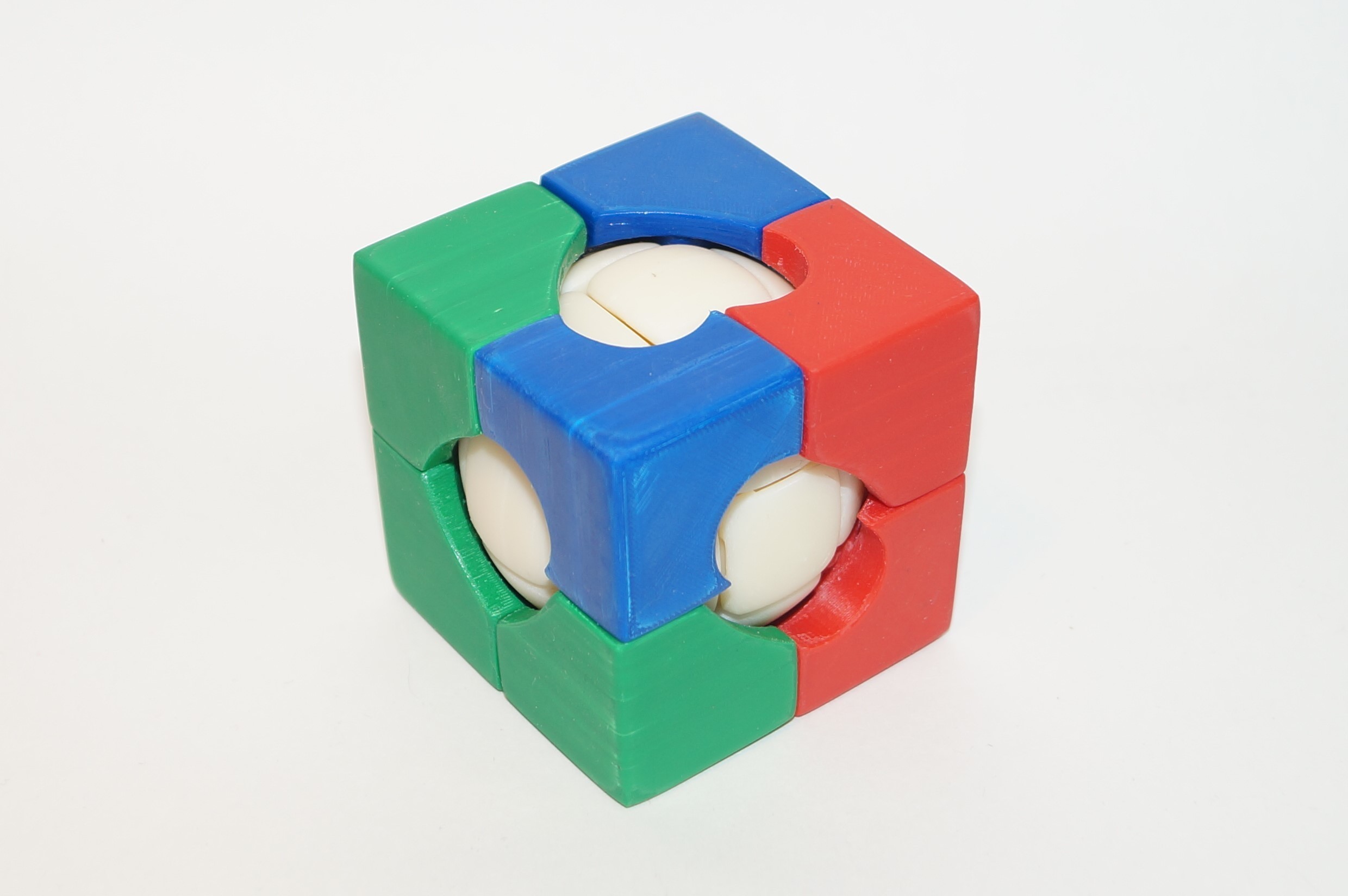 STL file FDM Center Heart Cube 💜・3D printer model to download・Cults