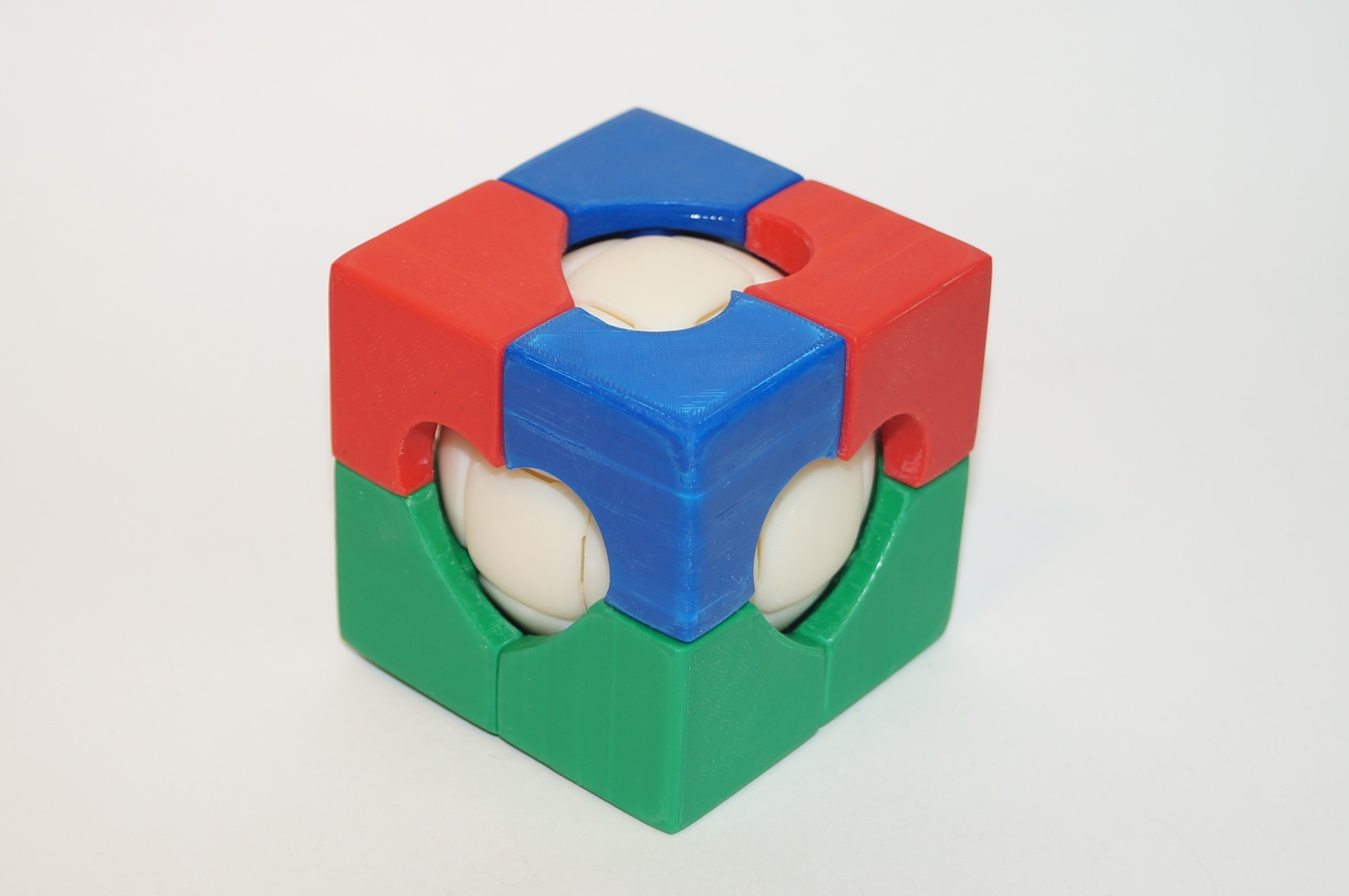 STL file FDM Center Heart Cube 💜・3D printer model to download・Cults