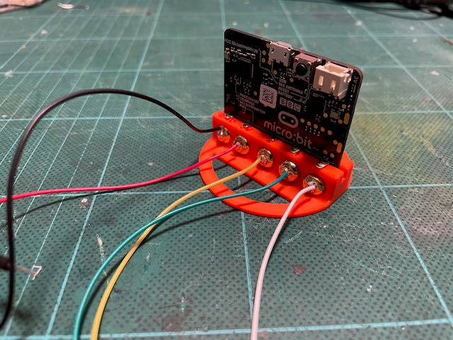 Free STL file Micro:bit prototyping connecting cradle・3D printing model ...