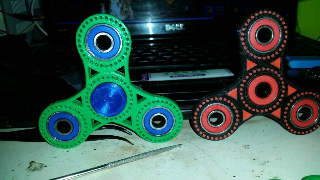 Free 3D file Dual Color Fidget Spinner・3D print object to download・Cults