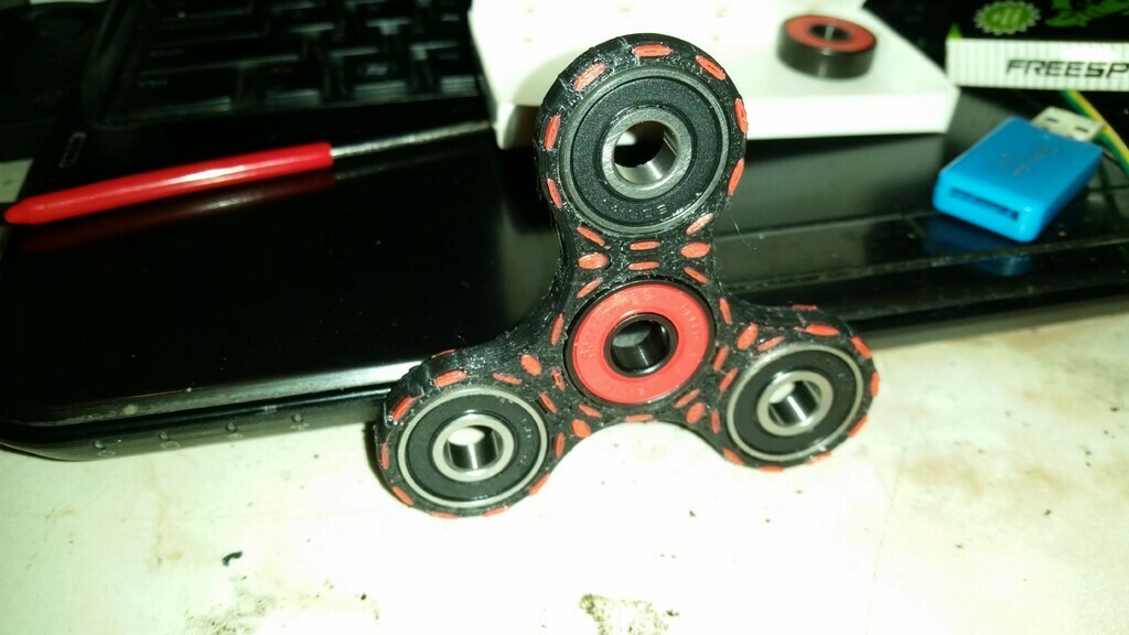 Free 3D file Dual Color Fidget Spinner with Nubs・3D printer model to ...