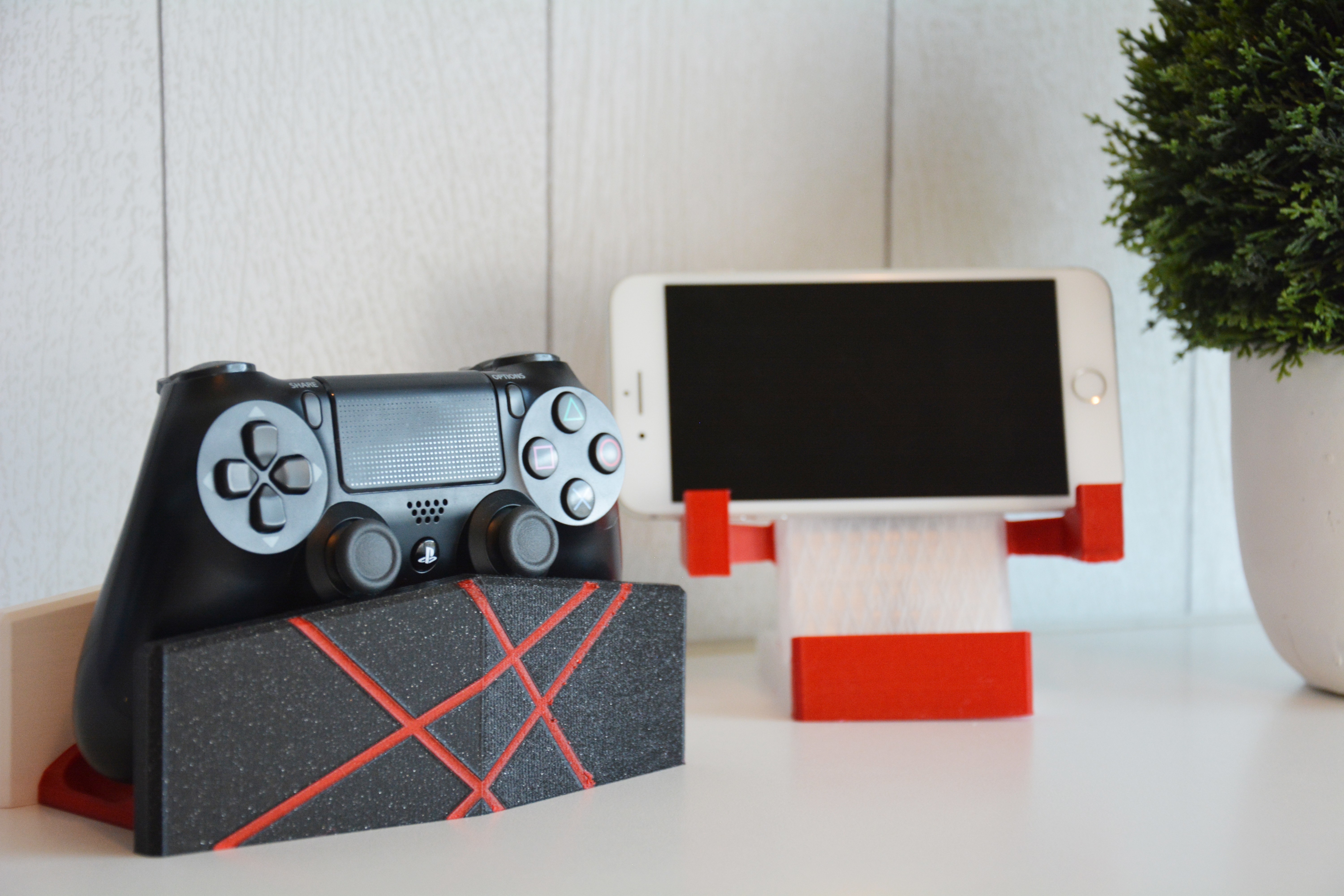 3D file Desk Controller Stand (PS4 Dualshock)・3D print object to ...