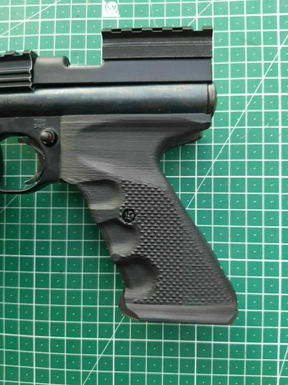 3D file Crosman anatomic grips・3D print model to download・Cults