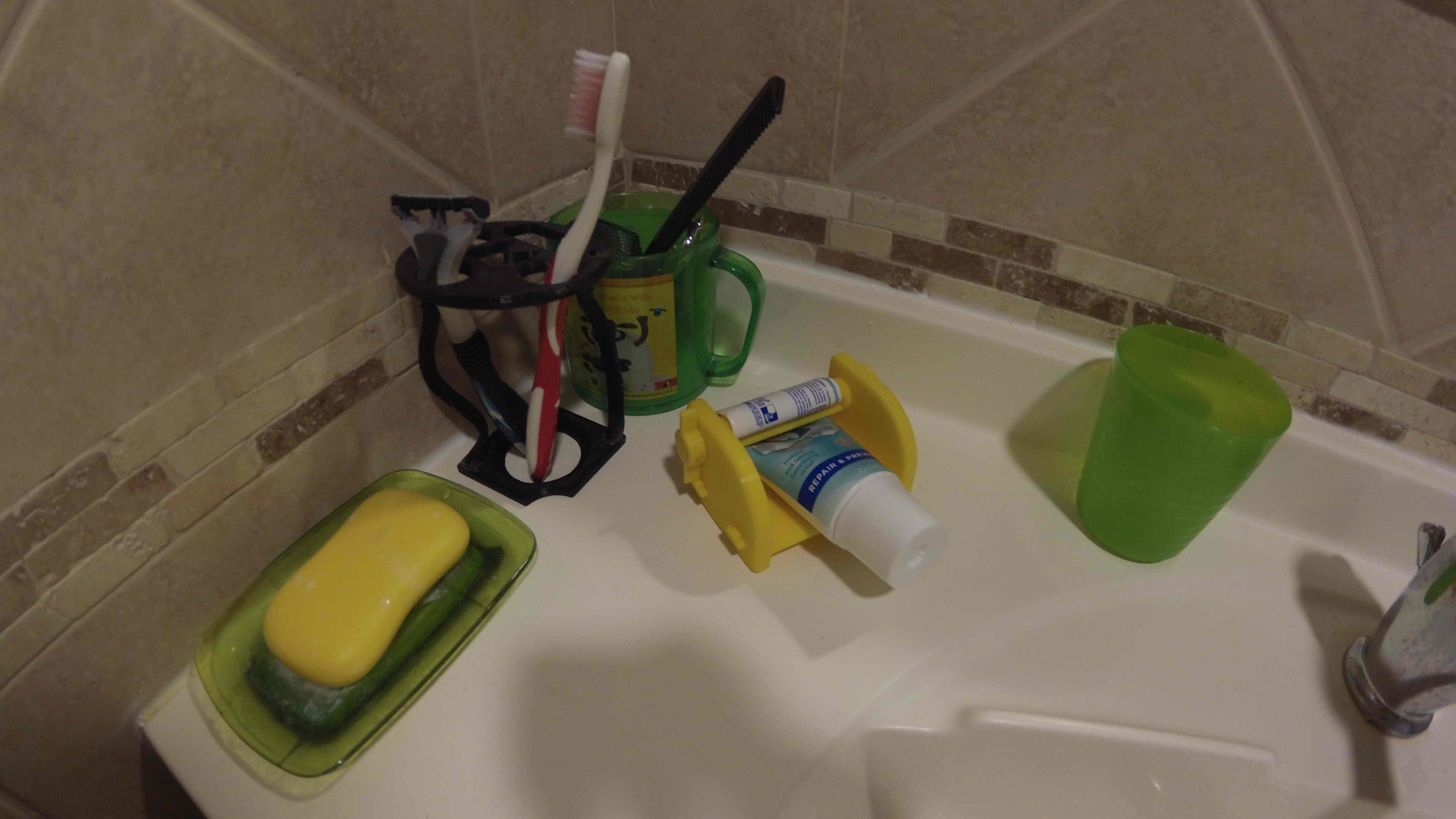 STL file AliShanMao’s Ultimate 3D Printed Toothpaste dispenser and ...