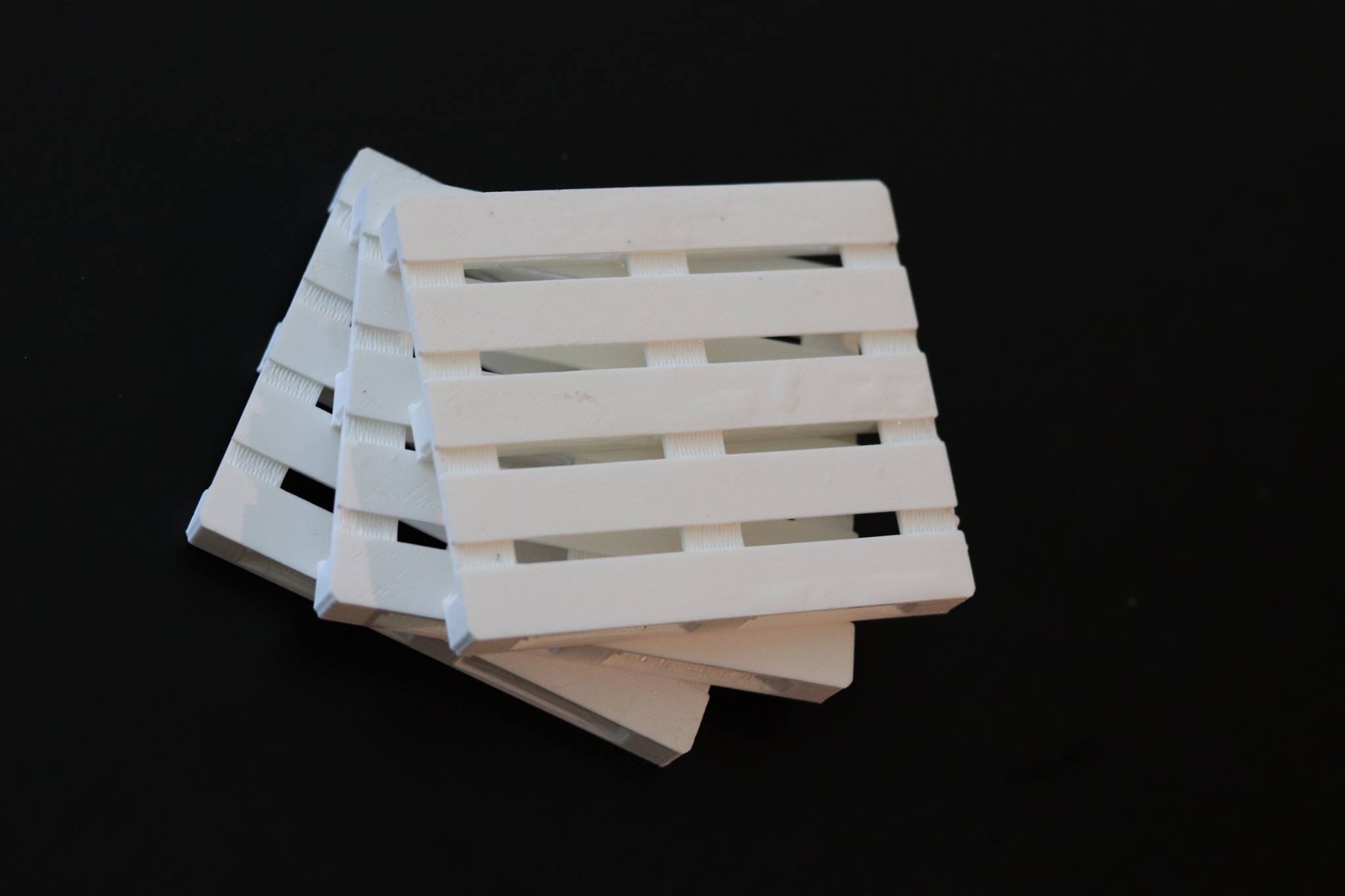 STL file Pallet coasters / Sous-verres "palette" / Pallet coasters・3D ...