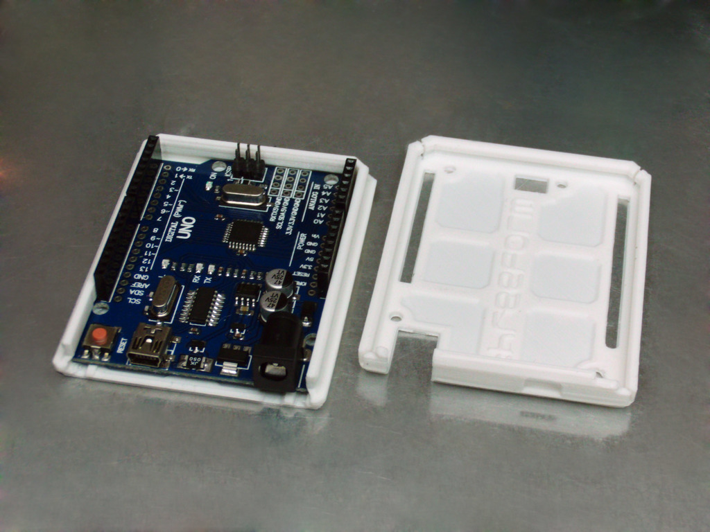 Archivo 3D gratis Excelente funda para Arduino (v04c)・Plan de impresión ...