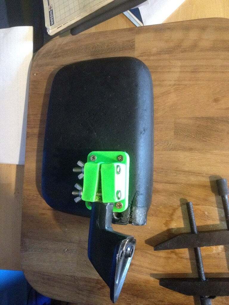 Free STL file Wing mirror repair adapter socket 🪶・3D printing idea to ...