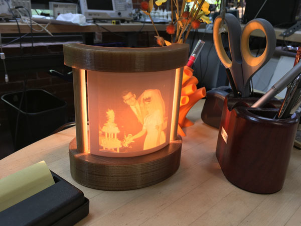 Free 3D file Lighted Lithophane Stand・3D printer model to download・Cults