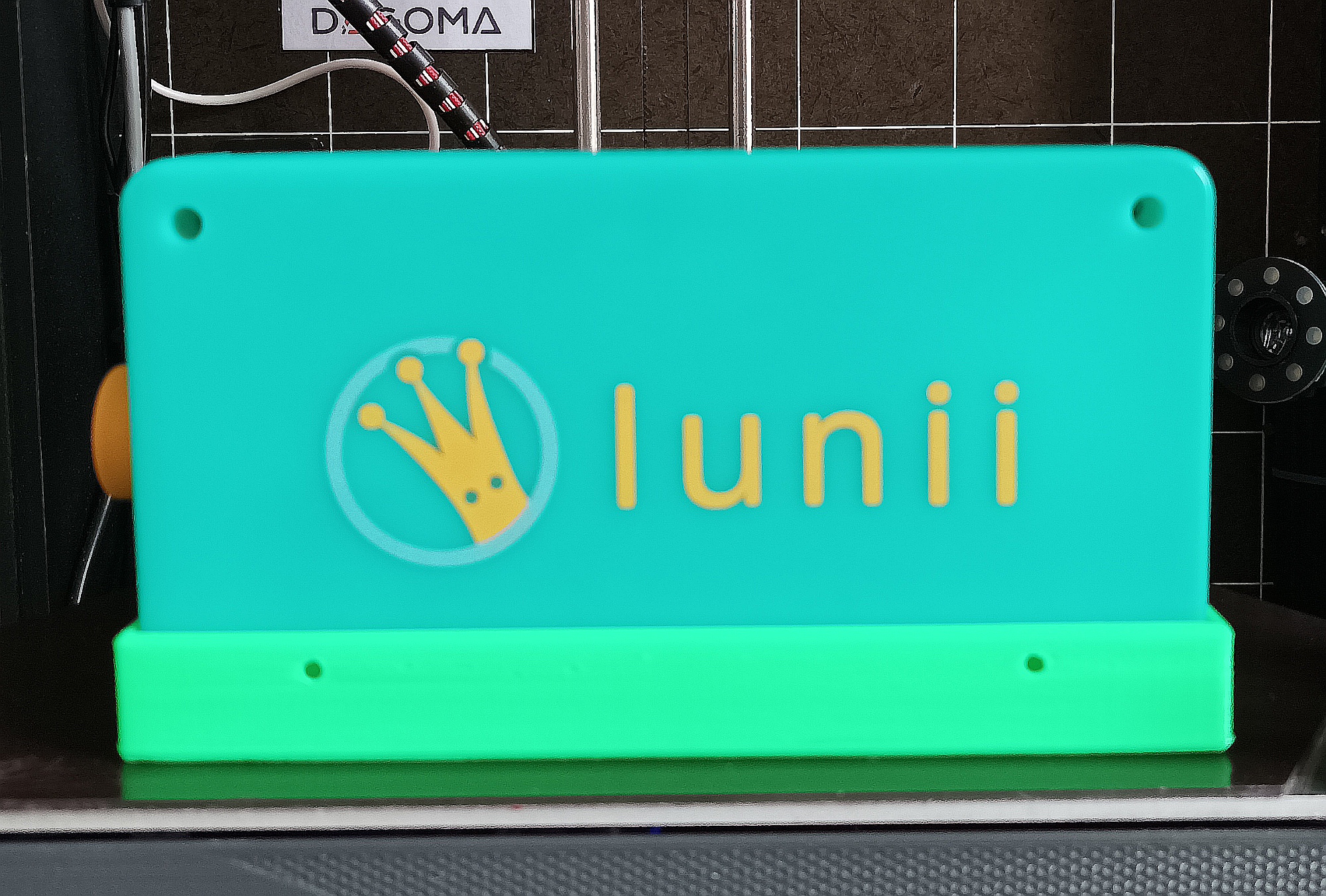 Файл STL Настенный кронштейн Lunii FR-ENG・Модель 3D-принтера для ...