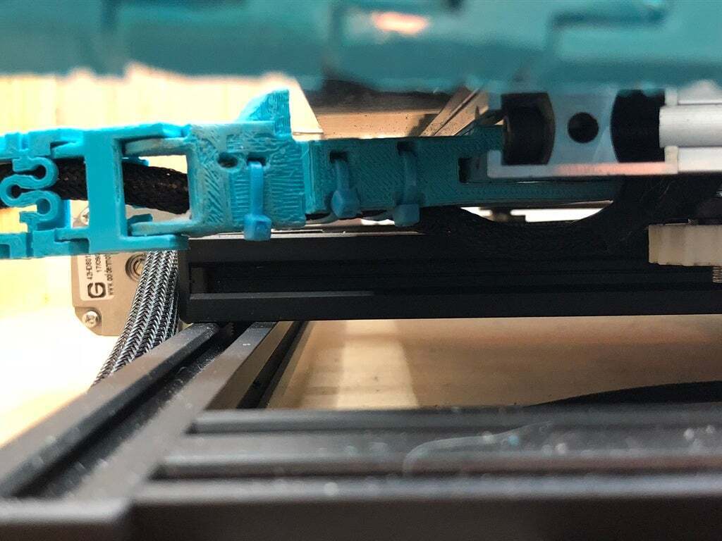 Free STL file CR-10 500 Strain Relief with Chain Drag・3D printable ...