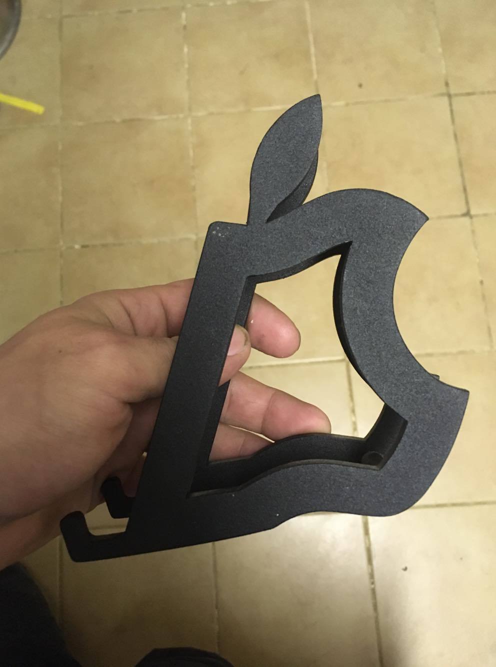 STL file Mobile phone stand with apple logo・3D printer model to ...