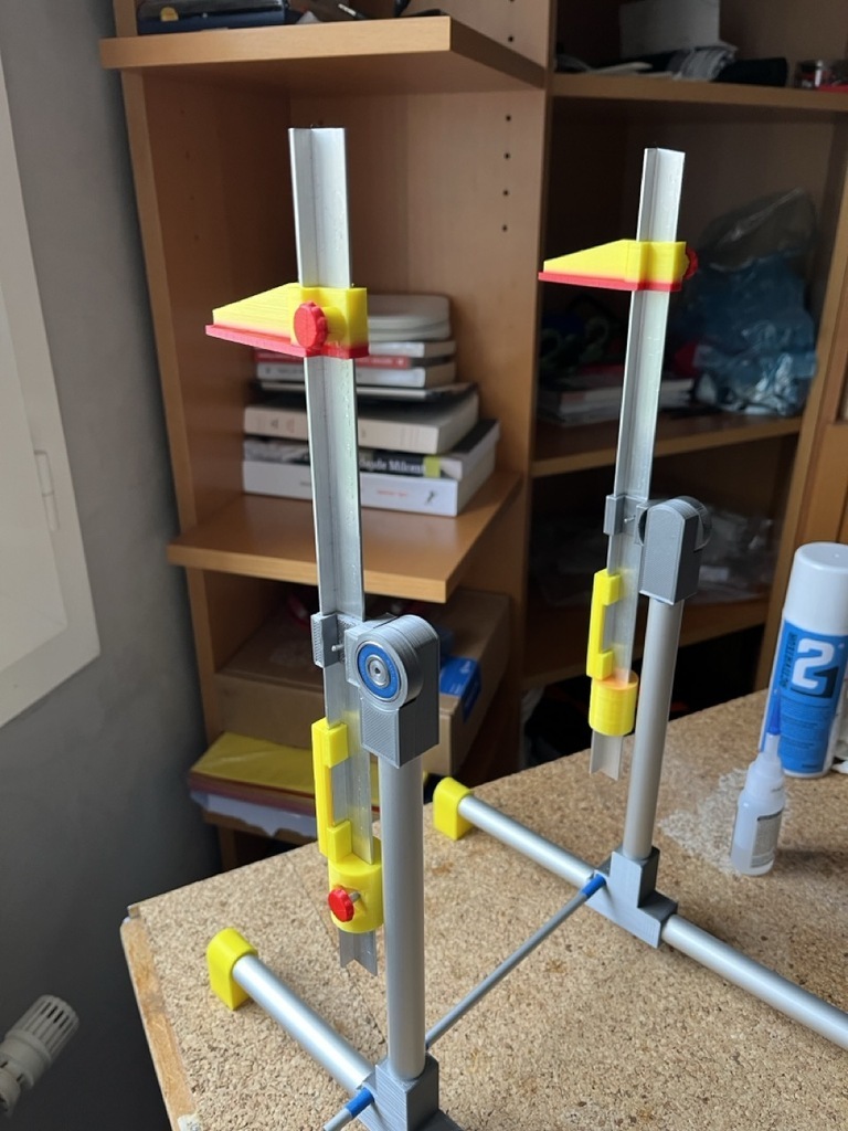 Free 3D file RC CG Balancer with ball bearing / Balance de CG avec ...