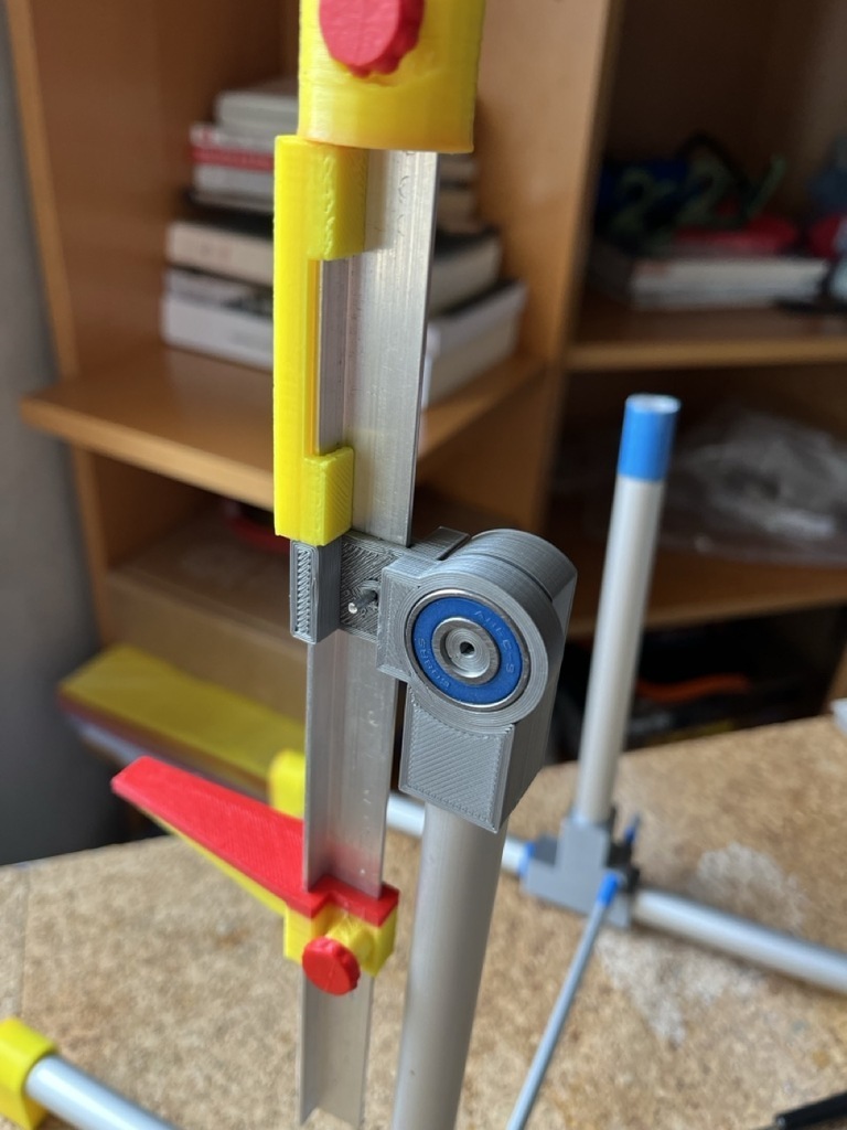 Free 3D file RC CG Balancer with ball bearing / Balance de CG avec ...