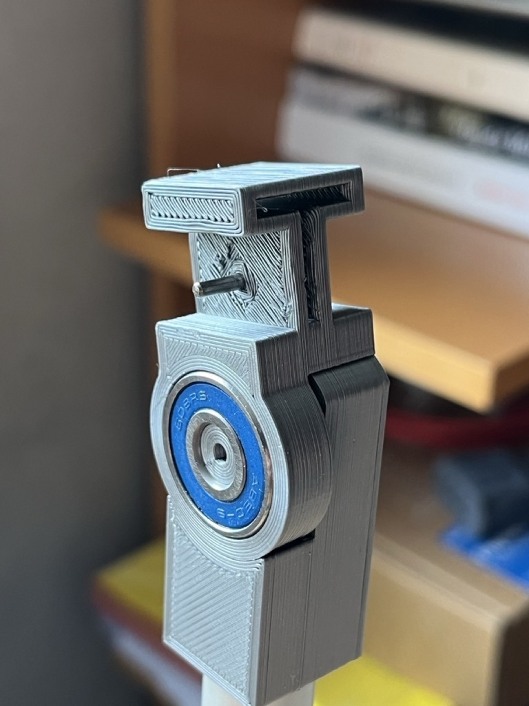 Free 3D file RC CG Balancer with ball bearing / Balance de CG avec ...