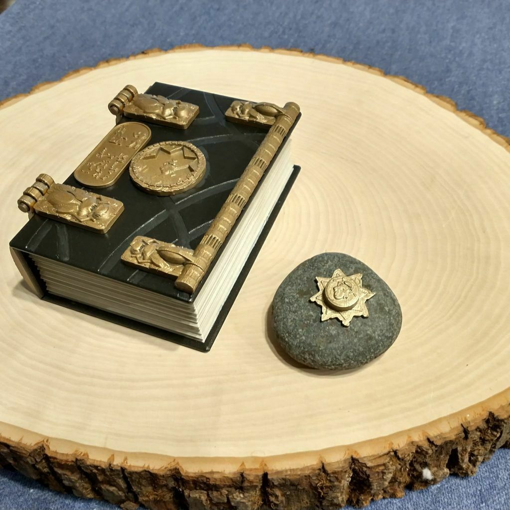 STL file Secret Lock Book of the Dead 🔒・3D print design to download・Cults