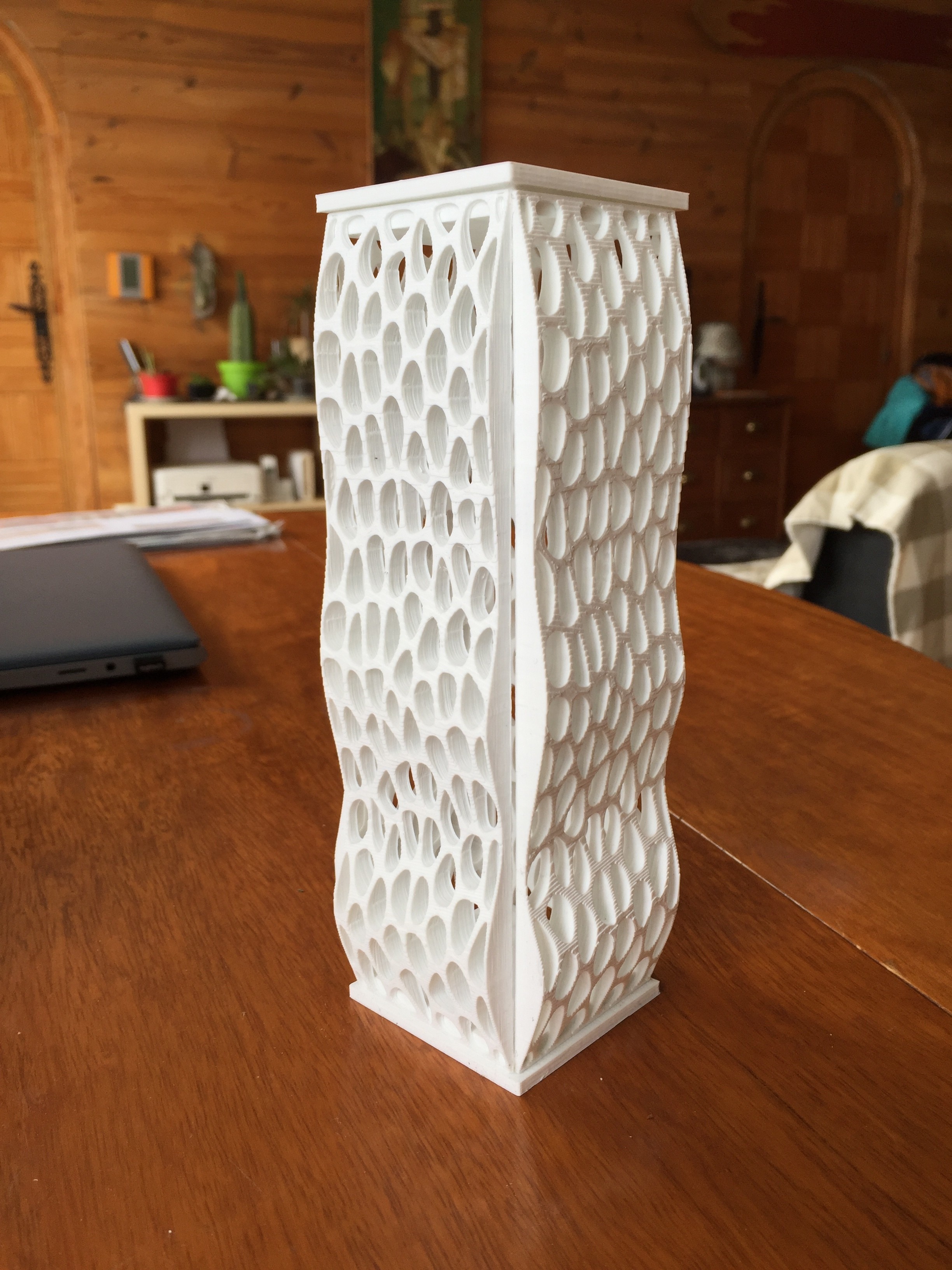 Free STL file voronoi tower column・3D printable design to download・Cults