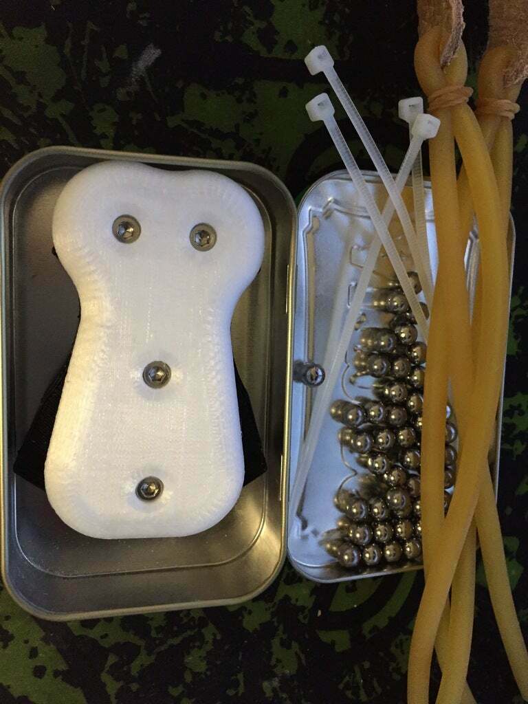 Archivo STL gratis Micro tirachinas plegable (Altoids 11)・Plan para descargar y imprimir en 3D・Cults