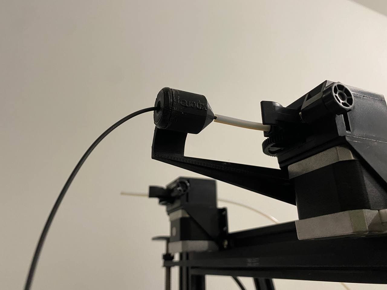 Free STL file FILAMENT CLEANER GUIDE・3D printer design to download・Cults