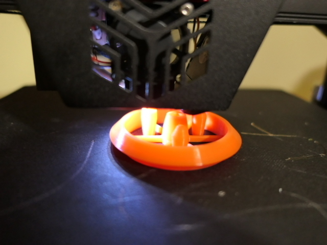 Free STL file Spinning top - up to 1min spinning time - easy print no ...