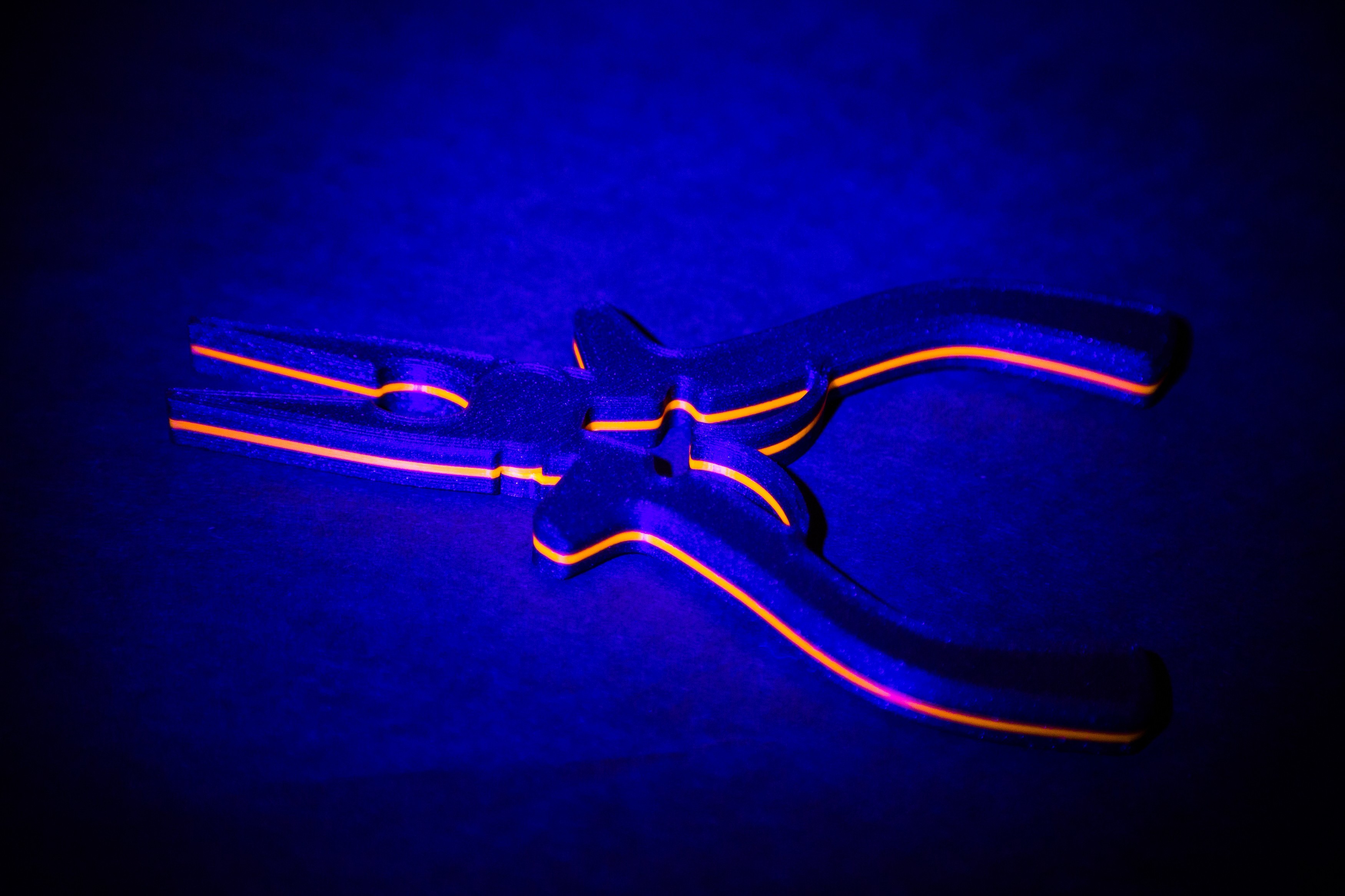 Free STL file Pliers - Self Opening・3D printing design to download・Cults