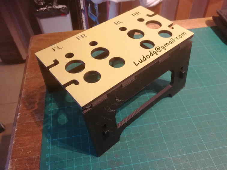 Free 3D file RC Car stand foldable・Template to download and 3D print・Cults