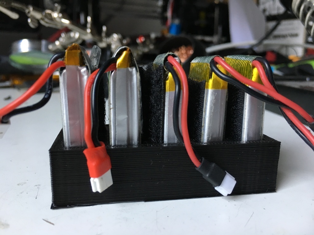 Free 3D file Customizable container for 1s LiPo 🔋・3D print model to ...