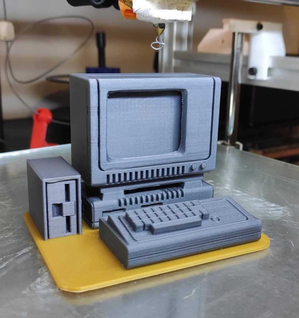 Free STL file Radio Shack TRS-80 mod I 📻・3D printing template to ...