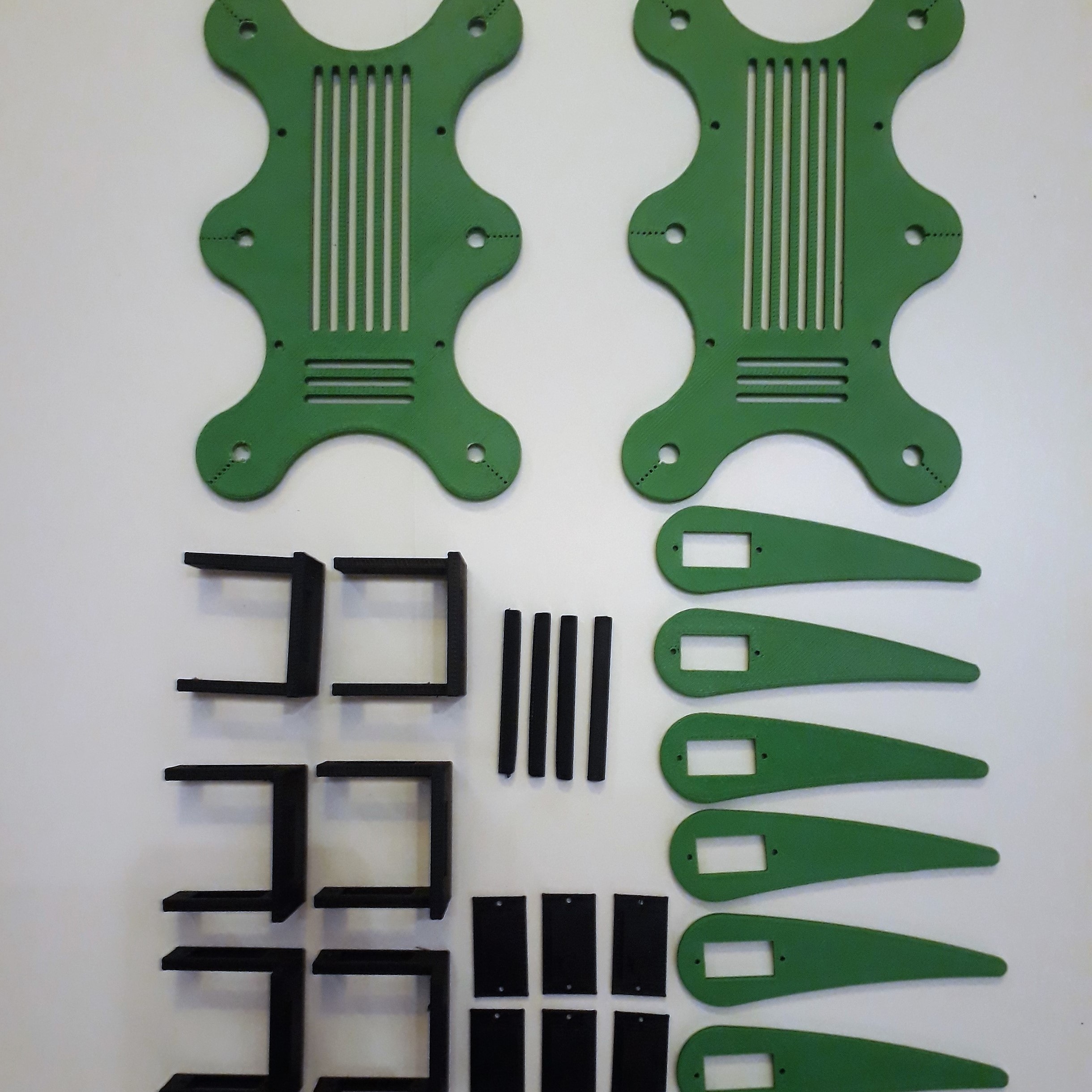 3D file Hexapod Hexana Robot for servo MG90S 🤖・3D printable model to ...