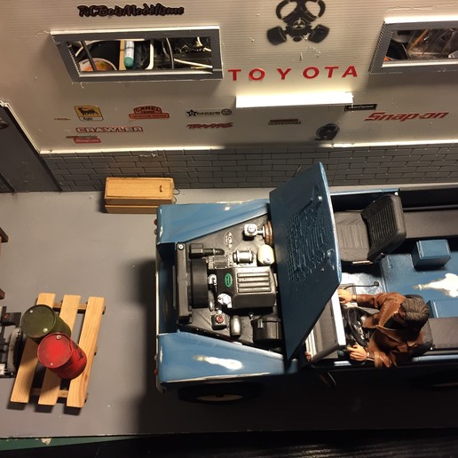 Download 3D printing models Engine Bay DEFENDER 1/10 ・ Cults