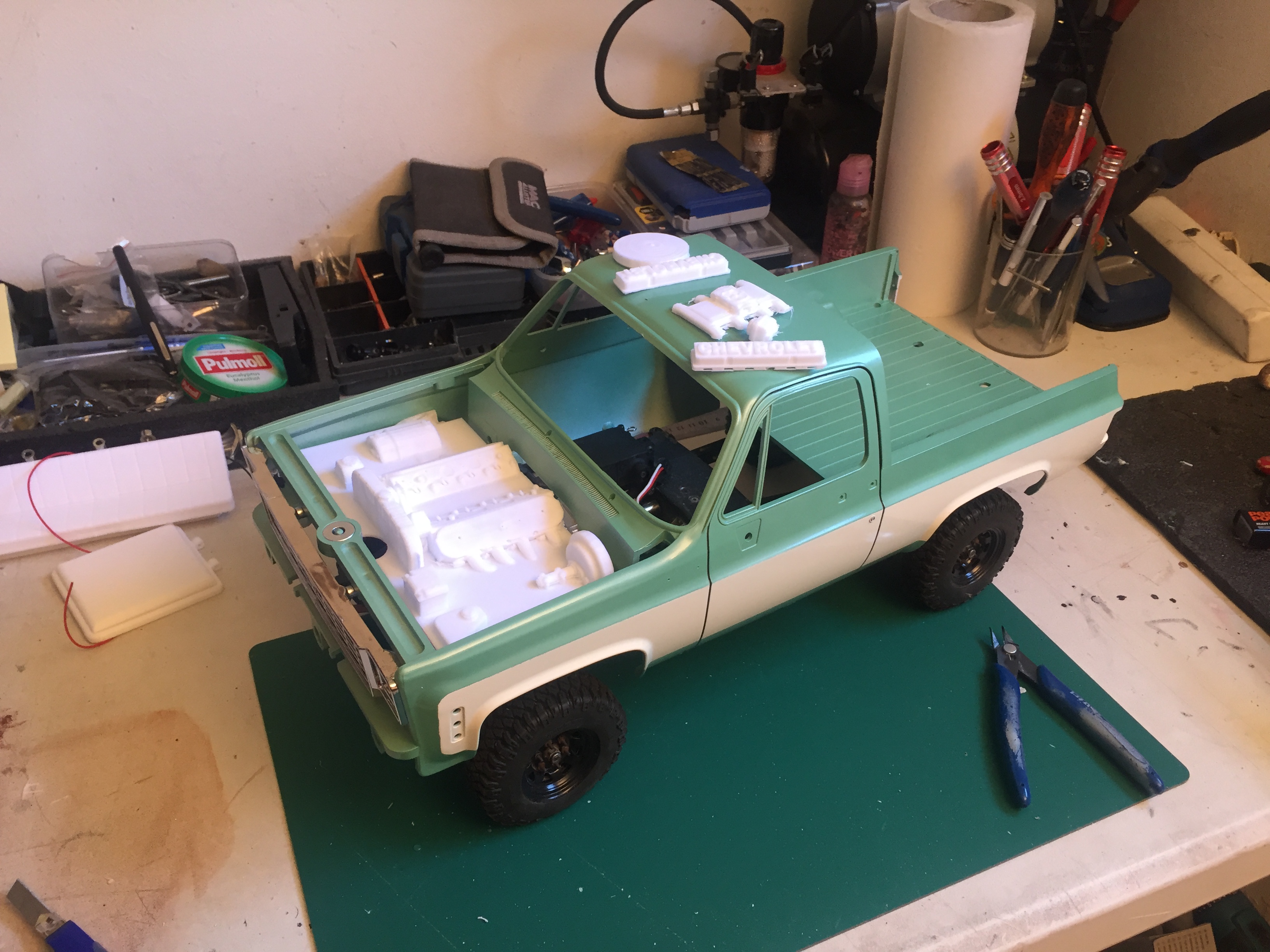 Free STL file Chevrolet Engine bay 🚙・3D printing design to download・Cults