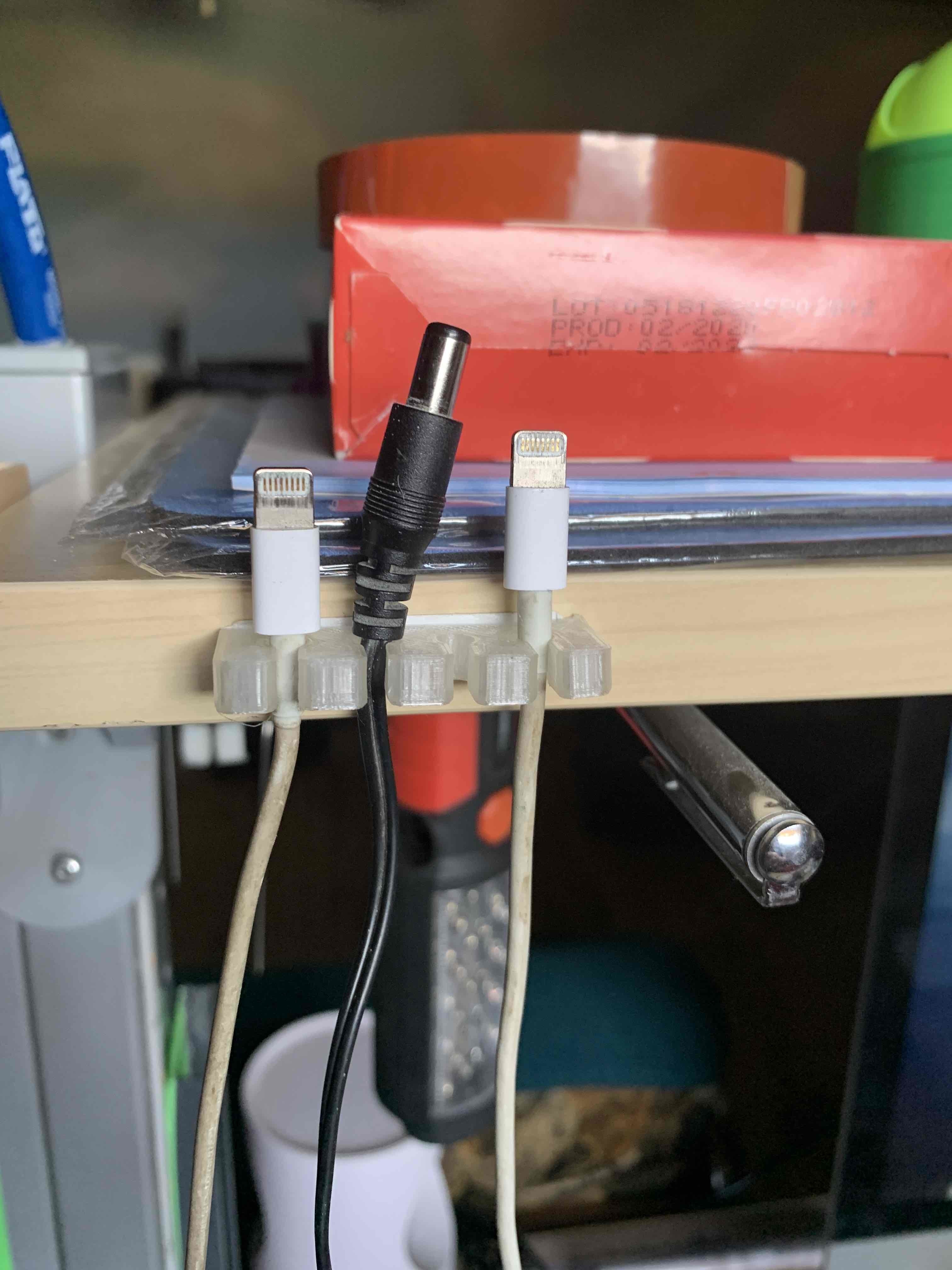 Free STL file Cable holder 🔌・Design to download and 3D print・Cults