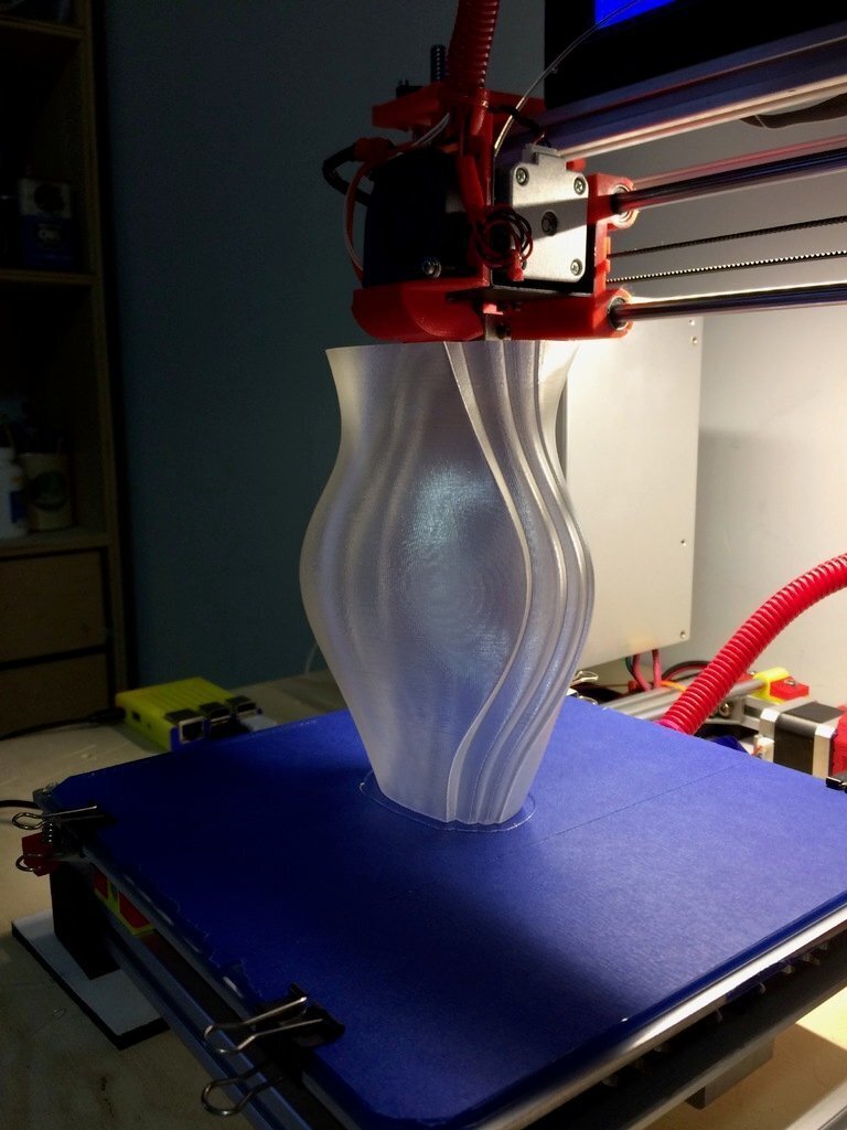 Free STL file Simply Distorted Vase #6・3D printer design to download・Cults