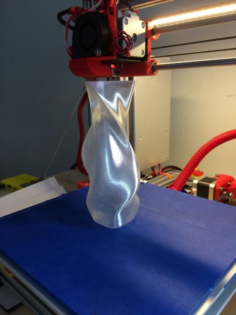 Free STL file Simply Distorted Vase #2・3D printing template to download ...