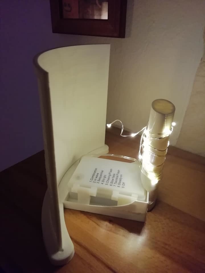 3D-Datei Lithophane-Ständer mit Batteriefach / Lithophane-Stand with ...