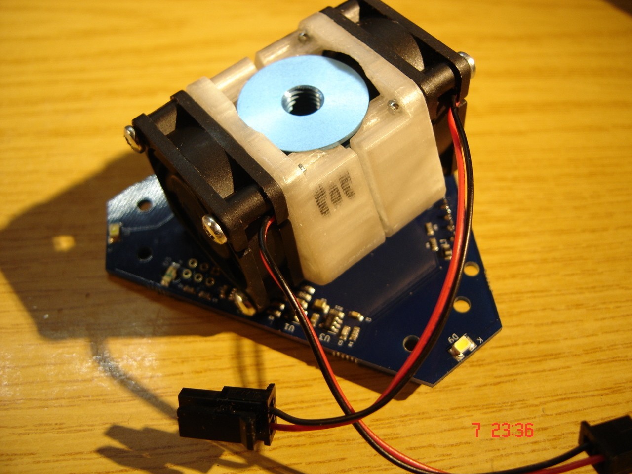 STL file Dual 30x30 E3D Fan Holder・3D print object to download・Cults