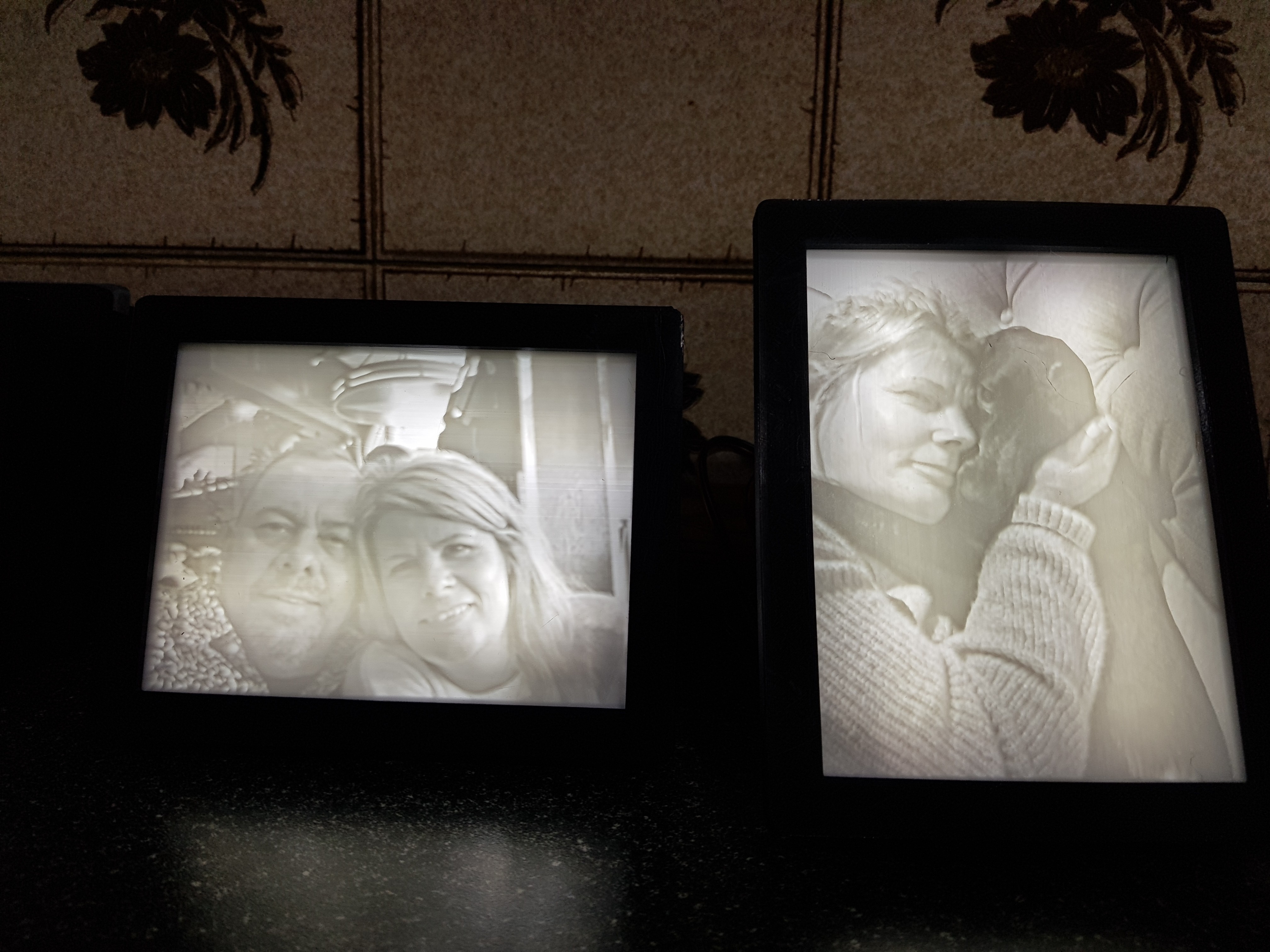 Fichier STL gratuit Lithophane Light Box / Cadre pour Lithophane 120mm ...