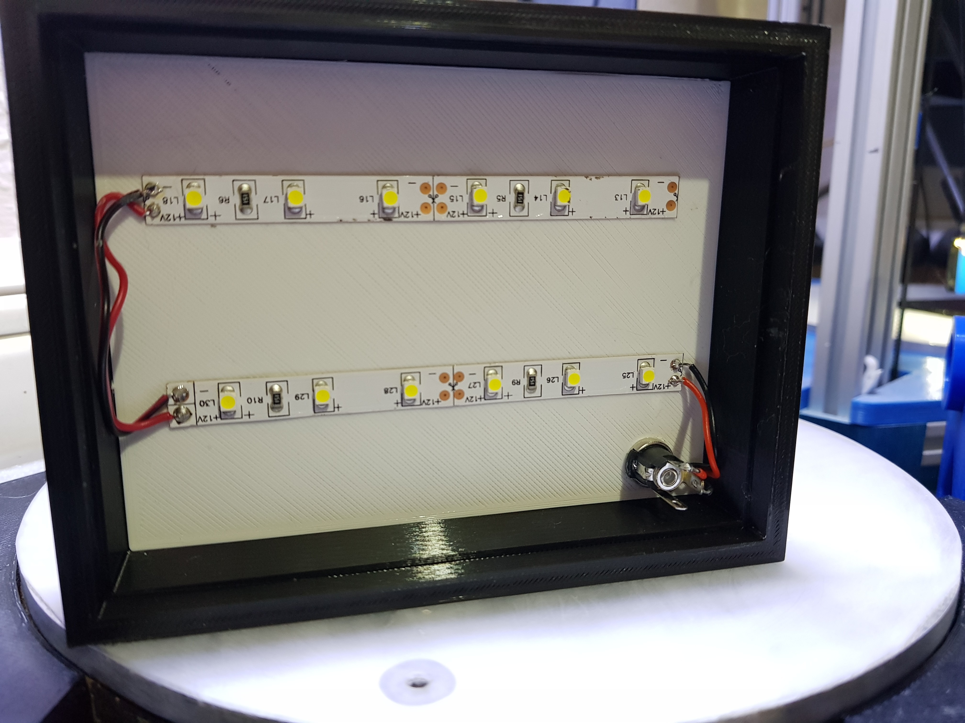 Free STL file Lithophane Light Box / Frame for 120mm - 90mm Lithophanes ...