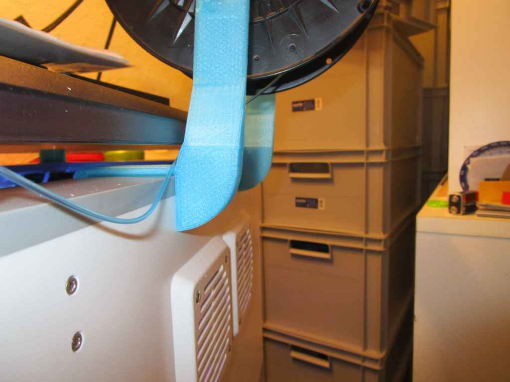 Fichier 3D gratuit Crochet de suspension des filaments・Modèle pour imprimante 3D à télécharger・Cults